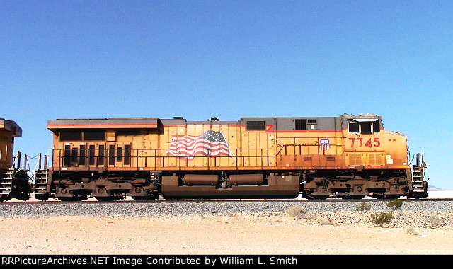 EB Unit Covered Hooper Frt at Erie NV -3
